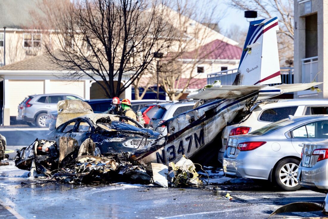 A single-engine plane crashes near a Pennsylvania airport and all 5 ...